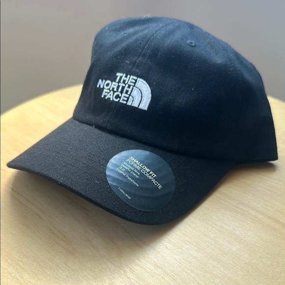 The North Face | Accessories | The North Face Black Cap | Poshmark